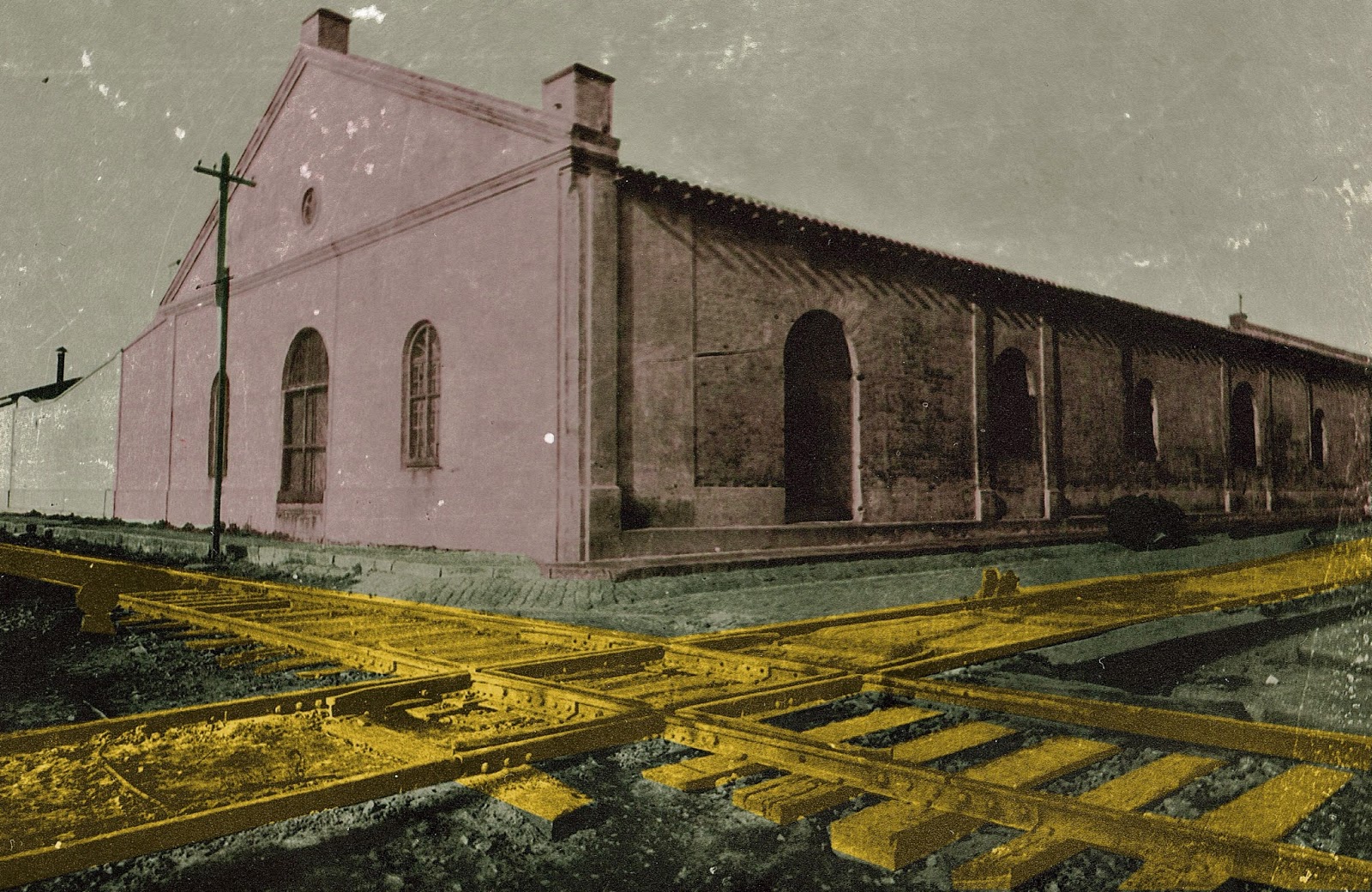 Penco: EL DIARIO TRAQUETEO DE UN TREN POR UNA CALLE DE PENCO