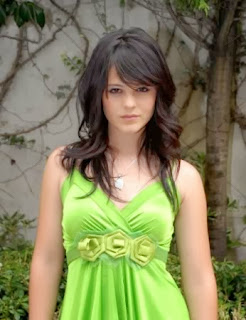 cosasdeantonio: Allison Lozz - Biografía