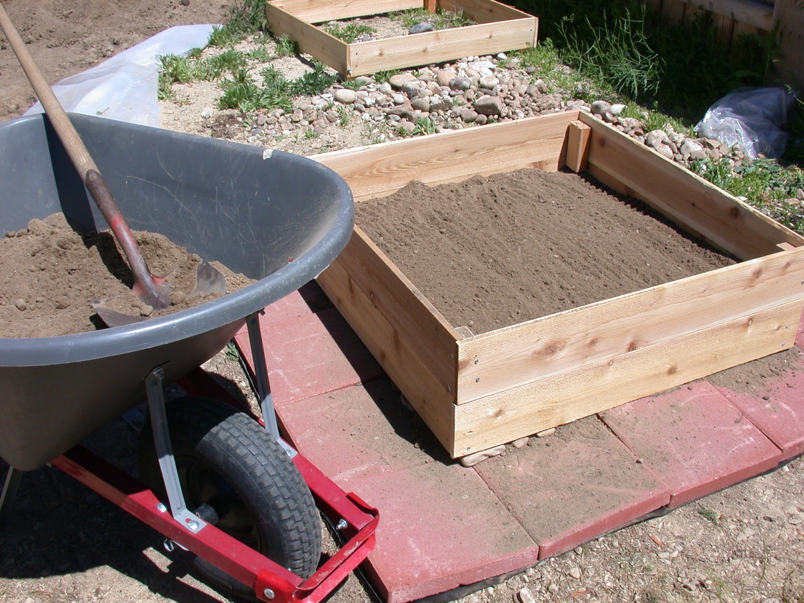 This Girl Gardens: Constructing Potato Boxes