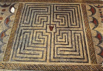 Brasileiros na Grecia: O Minotauro e o Labirinto de Creta - Videos & Fotos