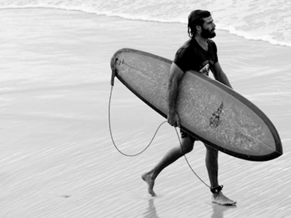 notinabox: Add Surfer to Angus Stone's Repertoire