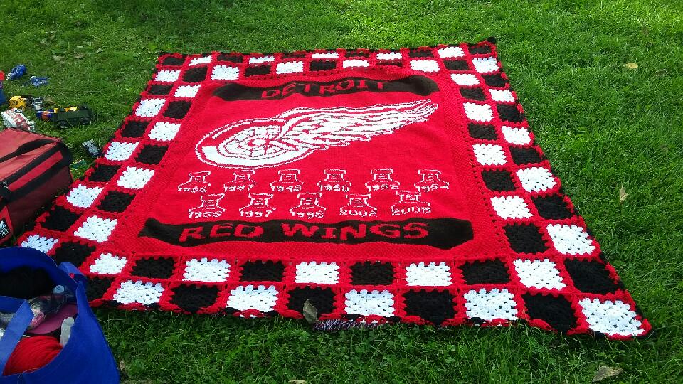 EASY PATTERNS: Detroit Red Wings cross-stitch pattern
