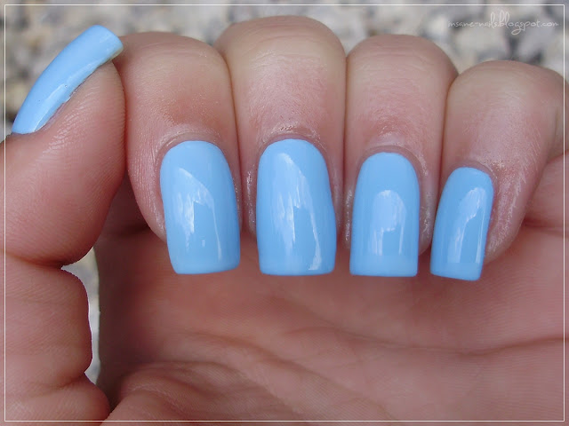 Essence the gel nail polish 39 Blue Bubble Di Blue - insane4nails