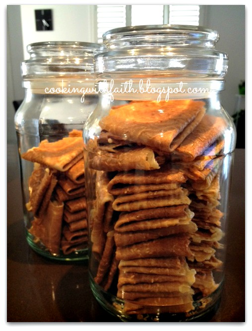 Cooking with Faith: kueh sepit / kueh kapit / love letters