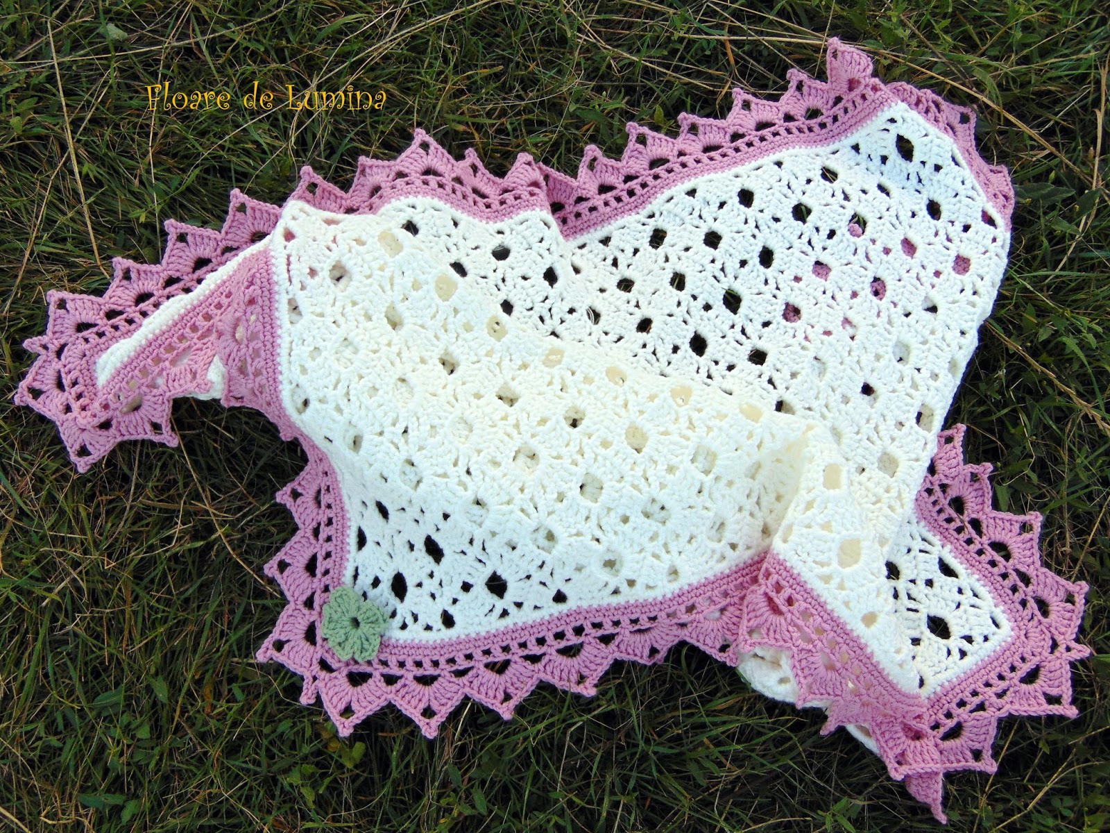 Floare de Lumina: patura dantelata , crosetata manual - paturica pentru ...