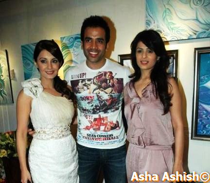 Asha Ashish: Minisha Lamba at her mom's art exhibition