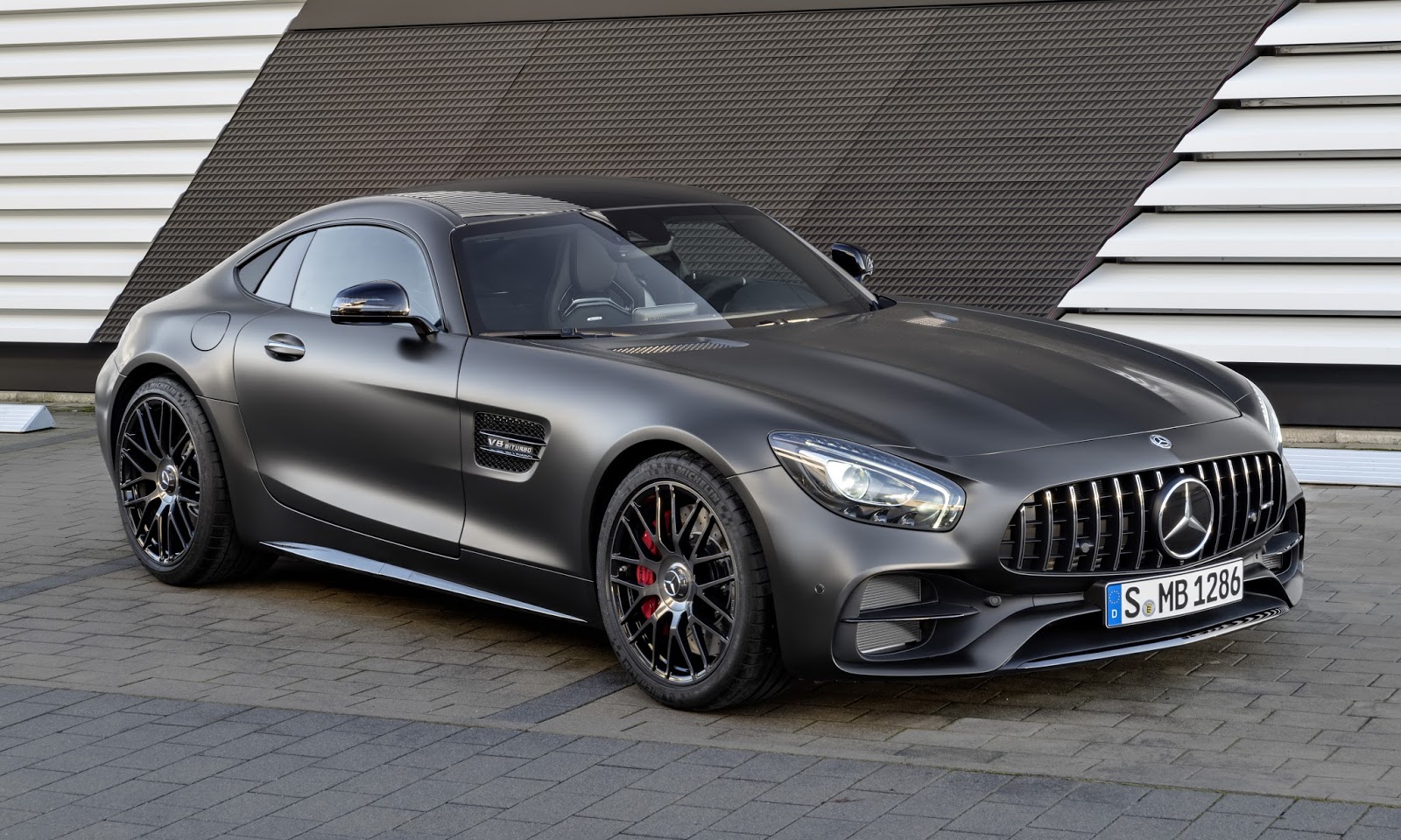 Se agranda la familia: Mercedes-AMG actualiza a los GT : Autoblog ...