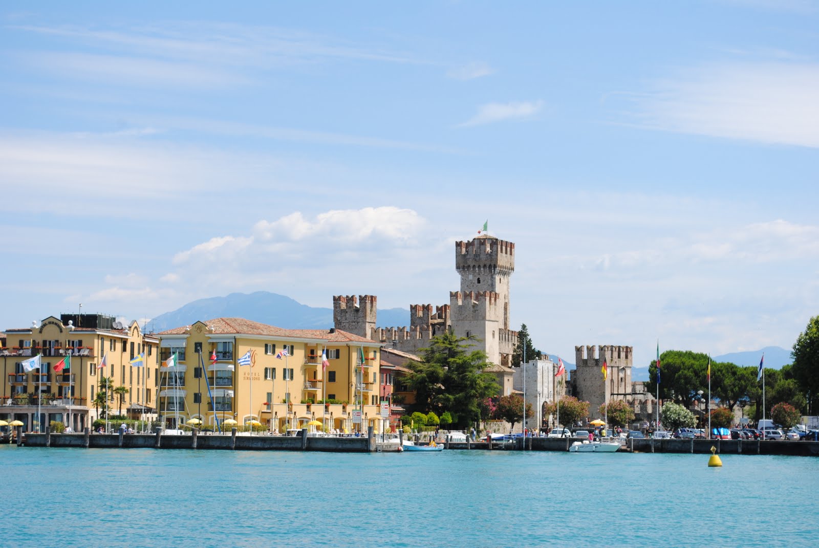 .oggi.: The adventures of Molly Totten