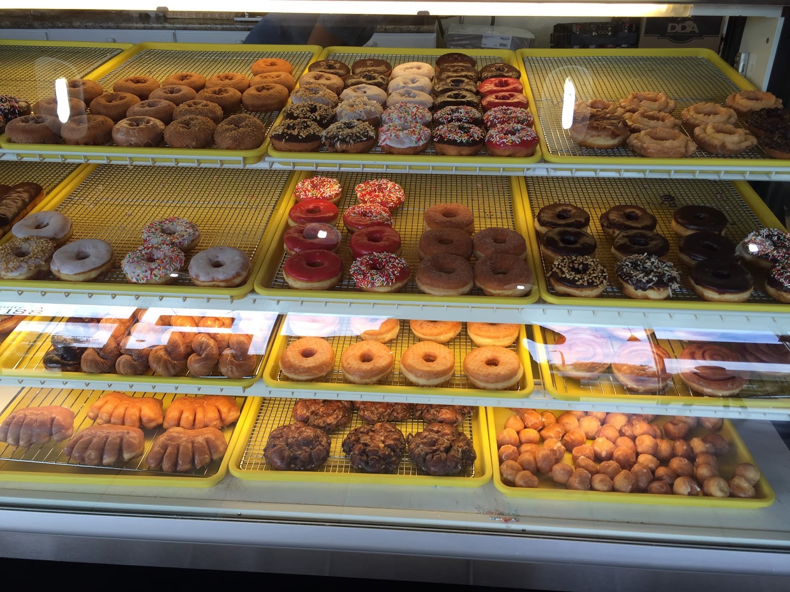 The Great Chicagoland Donut Hunt: Fresh Donuts - Geneva, IL