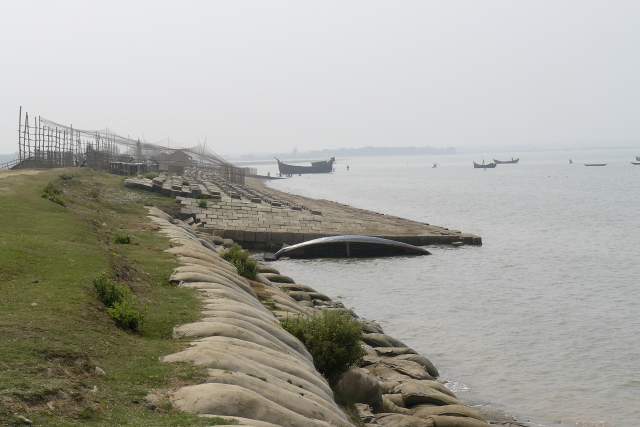 Global Warming: Bangladesh: concrete embankments or mangroves ...