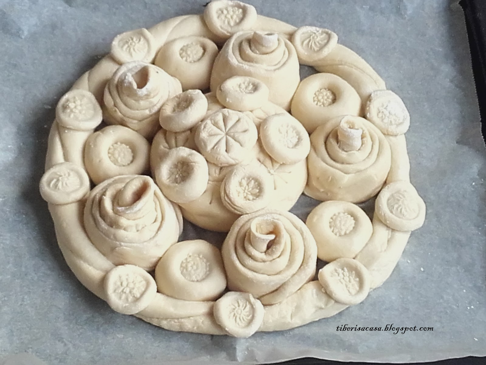 TIBERIS : ~~ Panes decorados y diferentes tipos de formas de pan