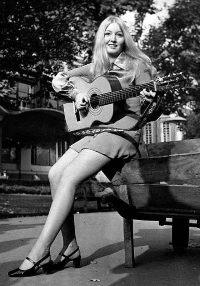 Those Were the Days: 22 Black and White Photographs of a Young and ...