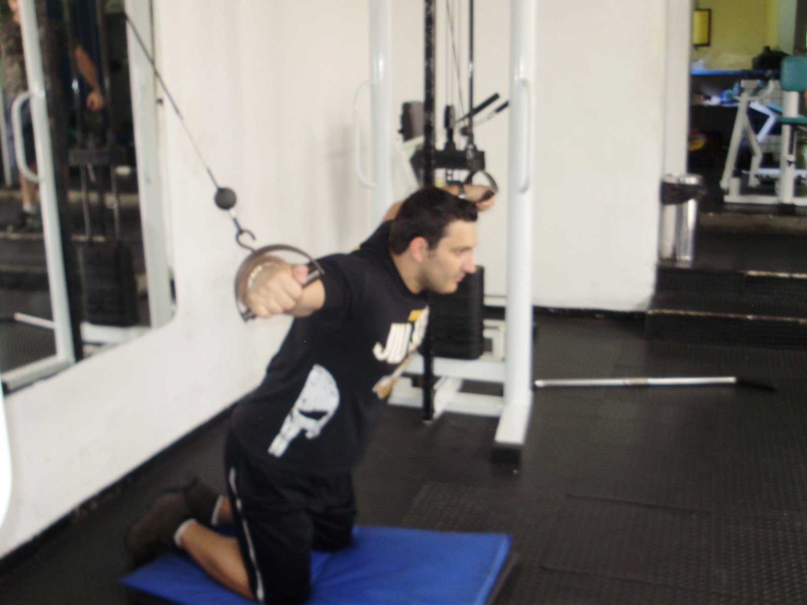 músculos de pedra: Peitoral no Cross Over