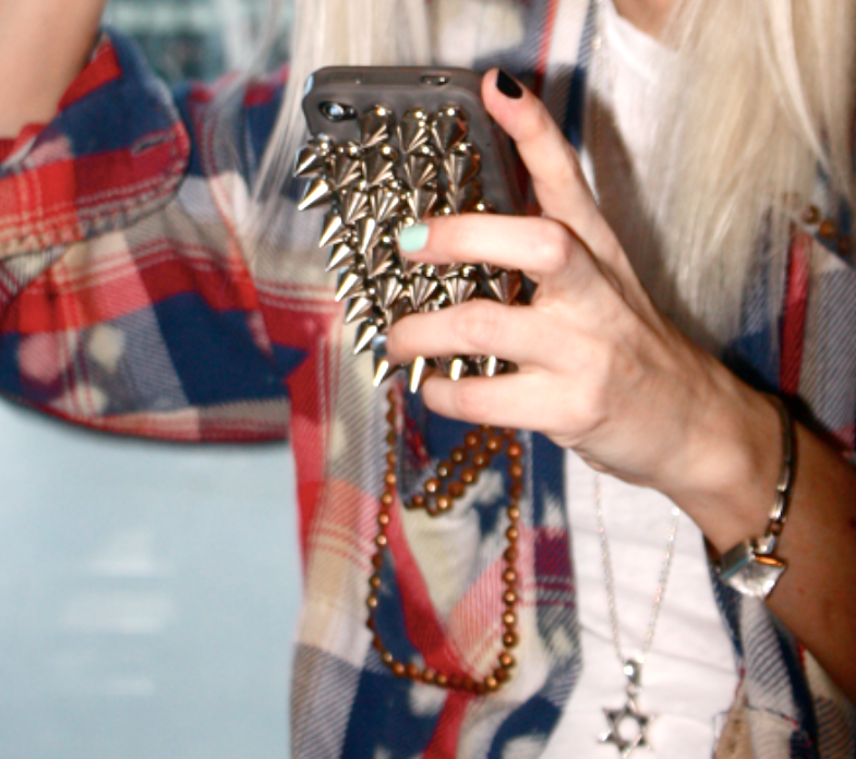 the haute obsession: spiked iphone case.