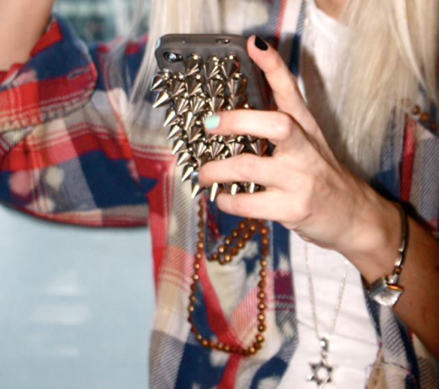the haute obsession: spiked iphone case.