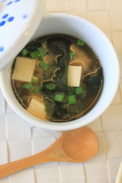 Recipe: Japanese Miso Soup (Miso-shiru) | Food4ever