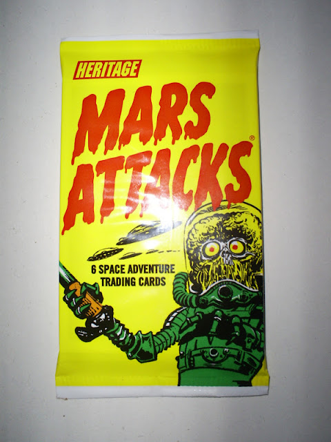 That Figures: REVIEW: Topps' Mars Attacks Trading Cards