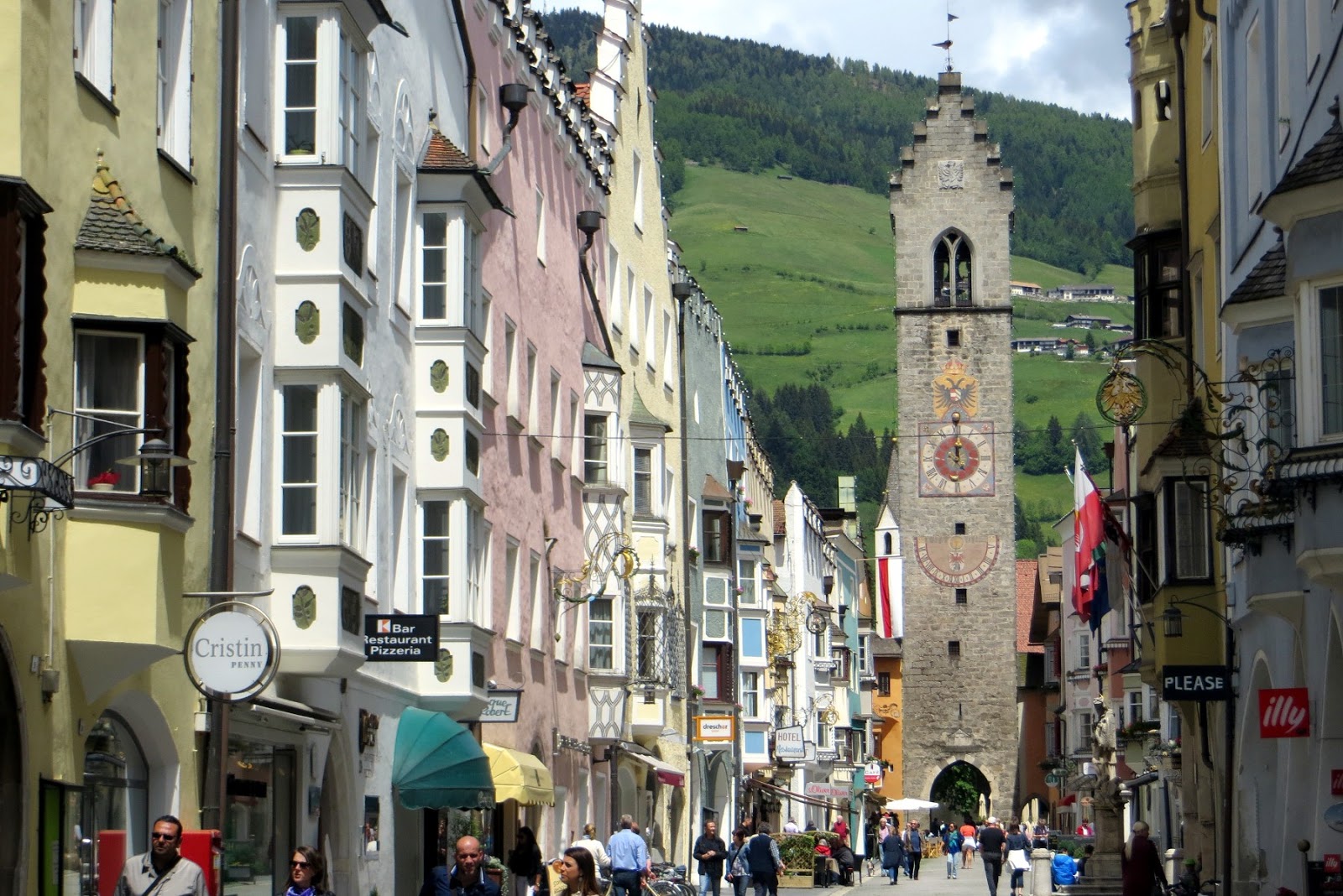 Cosa vedere a Vipiteno, un itinerario per il centro - Montagna di Viaggi