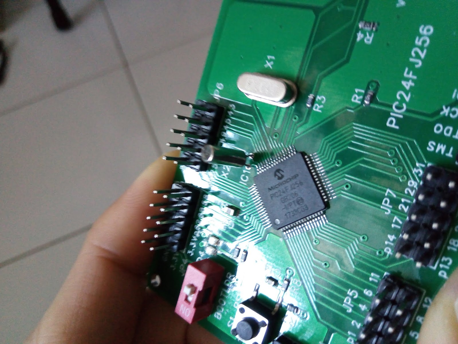 Mikro World Electronics: PIC24FJ256 Board Design for General Purpose