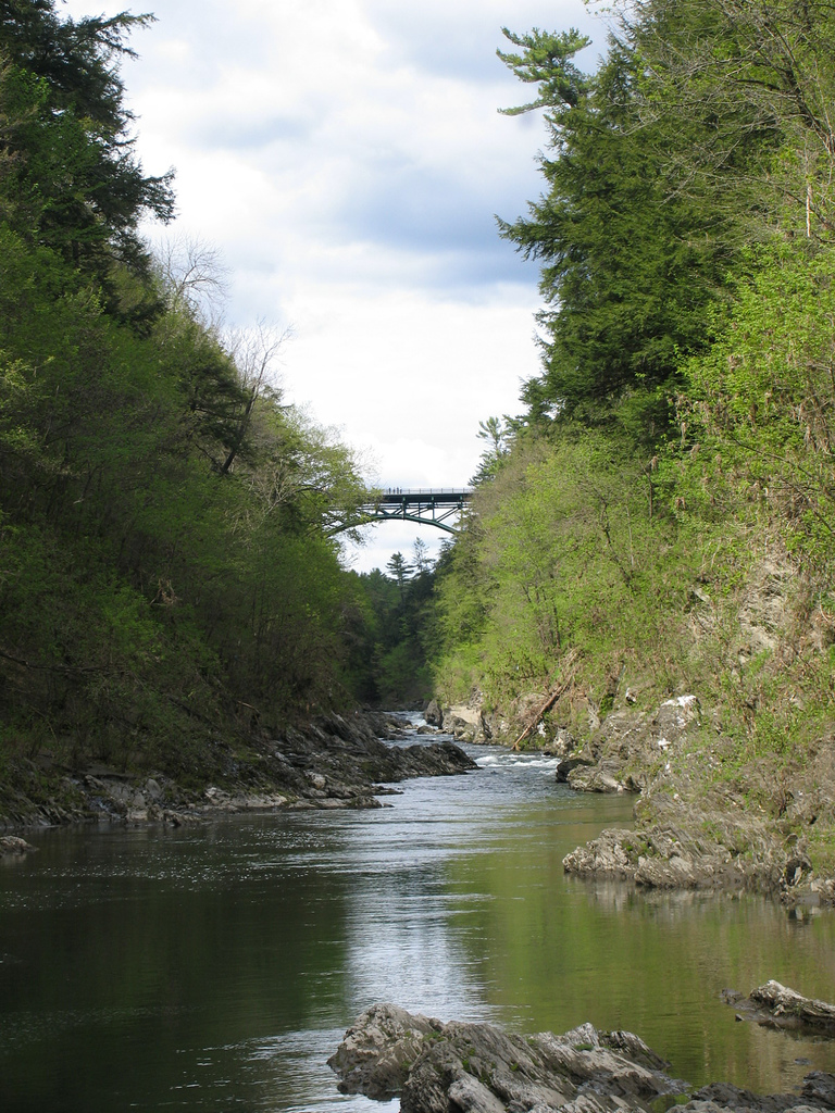 Travel New England - Quechee Gorge - Vermont's Little Grand Canyon