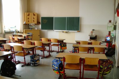 Sprechen wir mal "von Schule" - Klassenzimmer: Wartsaal oder "die ...