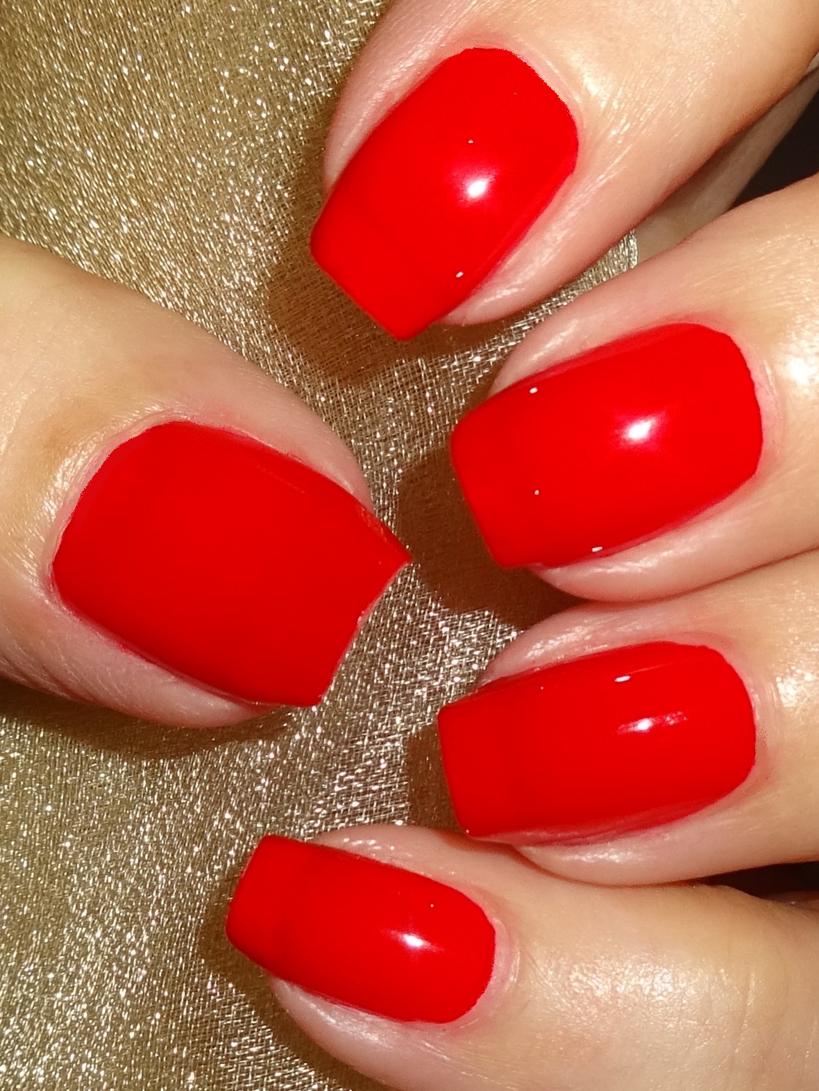 Wendy's Delights: Avon Color Trend Nail Enamels - Icon & Hot