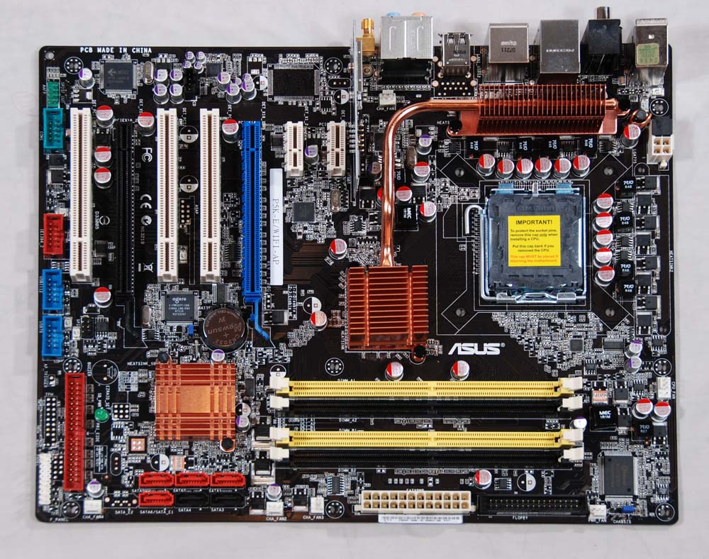 Gambar: Gambar Motherboard