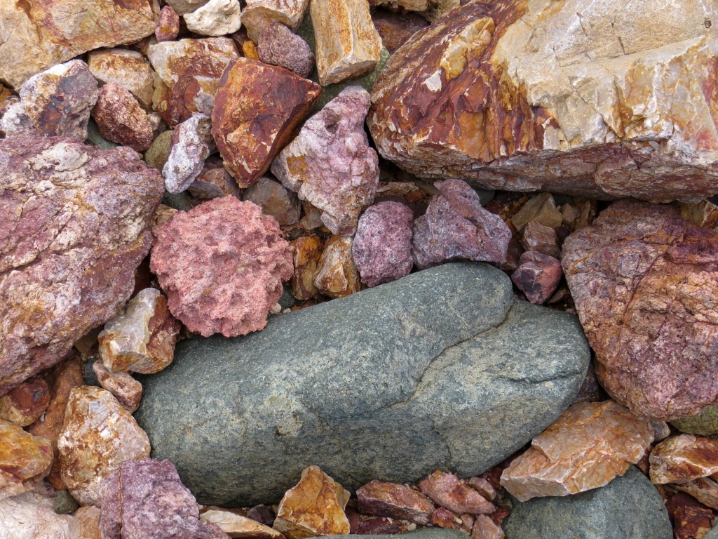 Queensland Coast: The Tortured Geology of the Mackay Coast