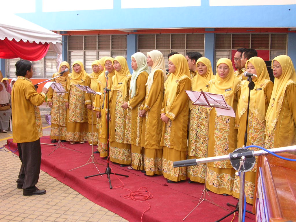 boonembuneli: Gambar bersama rakan sekerja