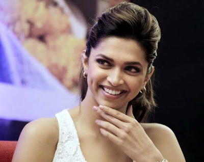 Deepika Padukone wallpapers: Cute Dimple Deepika Padukone wallpapers
