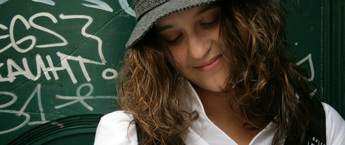 Biblioteca LGTTB "Oscar Hermes Villordo": María Castrejón