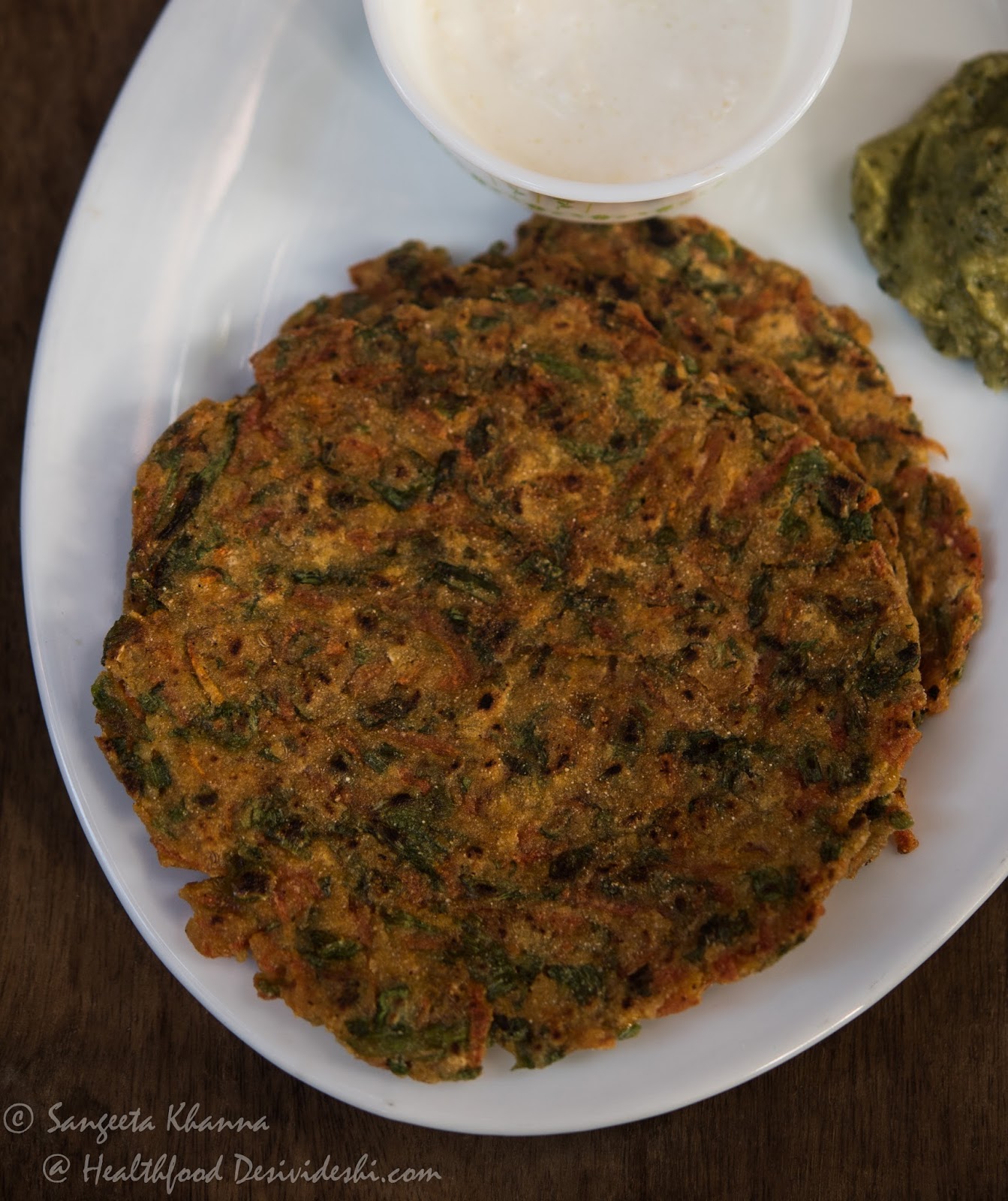 gajar harey pyaz ka paratha | spring onions and carrots flat bread