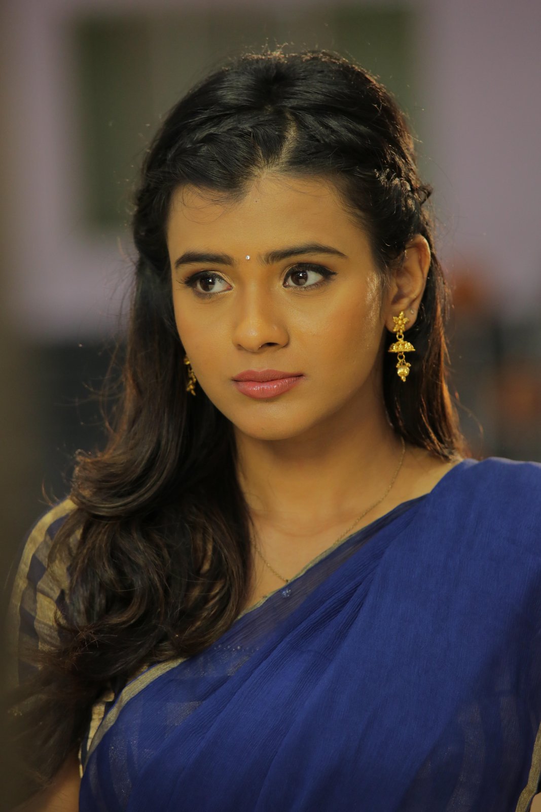 Hebah Patel latest sizzling photos