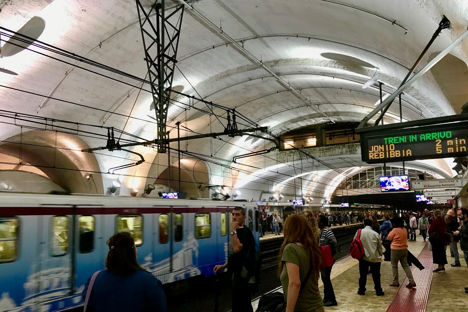 DriveByCuriosity: Photography: The Coolness Of Rome`s Subway Stations