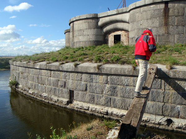 A British Island Adventure: Medway - day 2 - Darnet Island and Hoo Salt ...