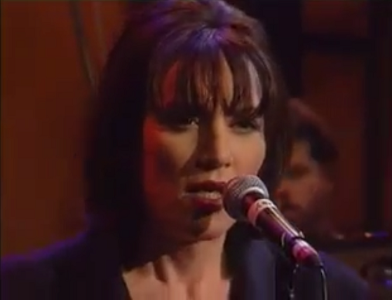 Nélio Neves: Two clips of Gemma (Katey Sagal) singing