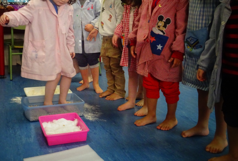 CEIP San Juan de la Cruz: JUGAMOS CON LOS SENTIDOS I: EL TACTO