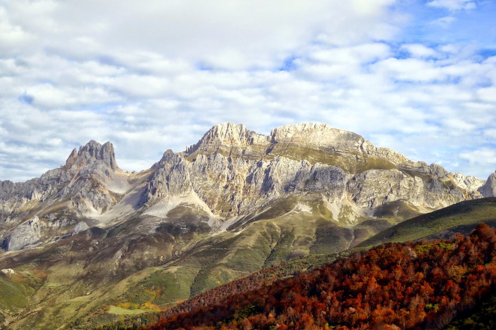 CAMINO AL ANDAR: POR TIERRAS DE VALDEÓN