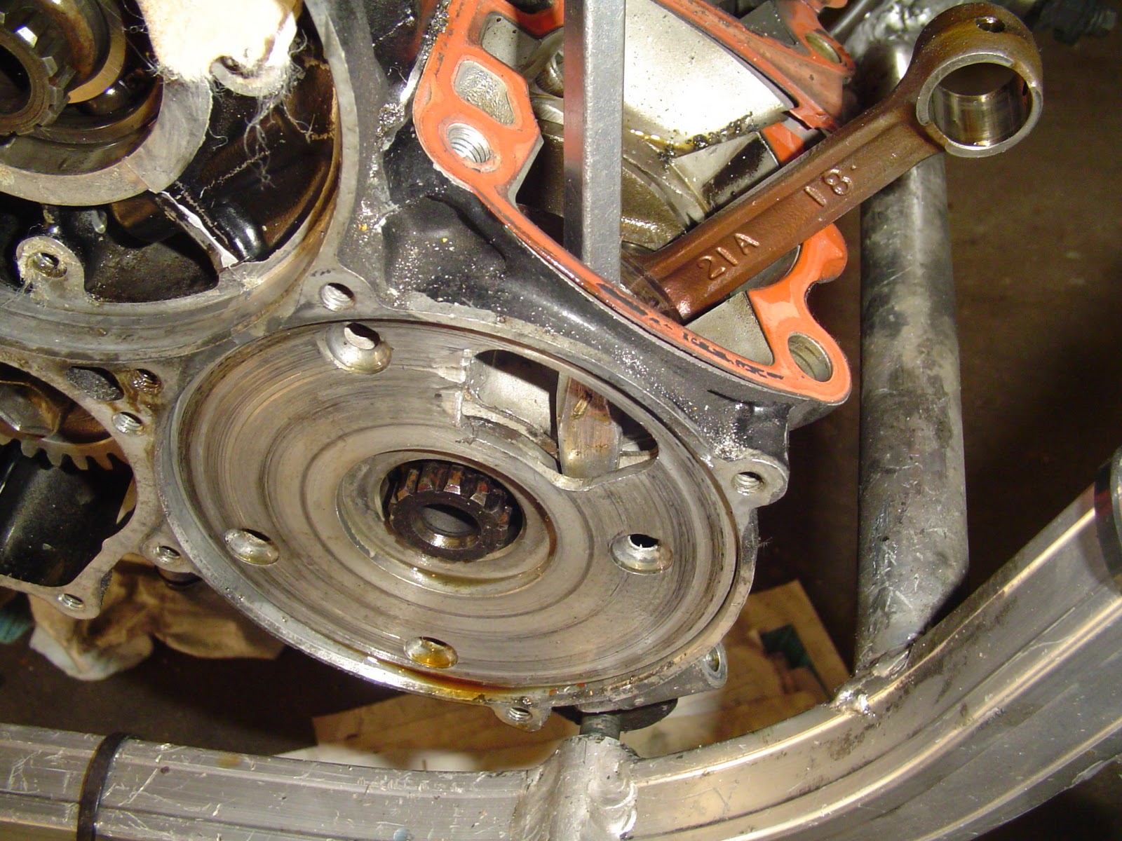 Roserunner's Reviews: Splitting RG500 Crankcases