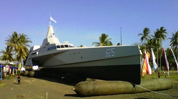 Kapal Tempur Buatan Indonesia Yang Di Segani Negara Lain - SQQ TIMES