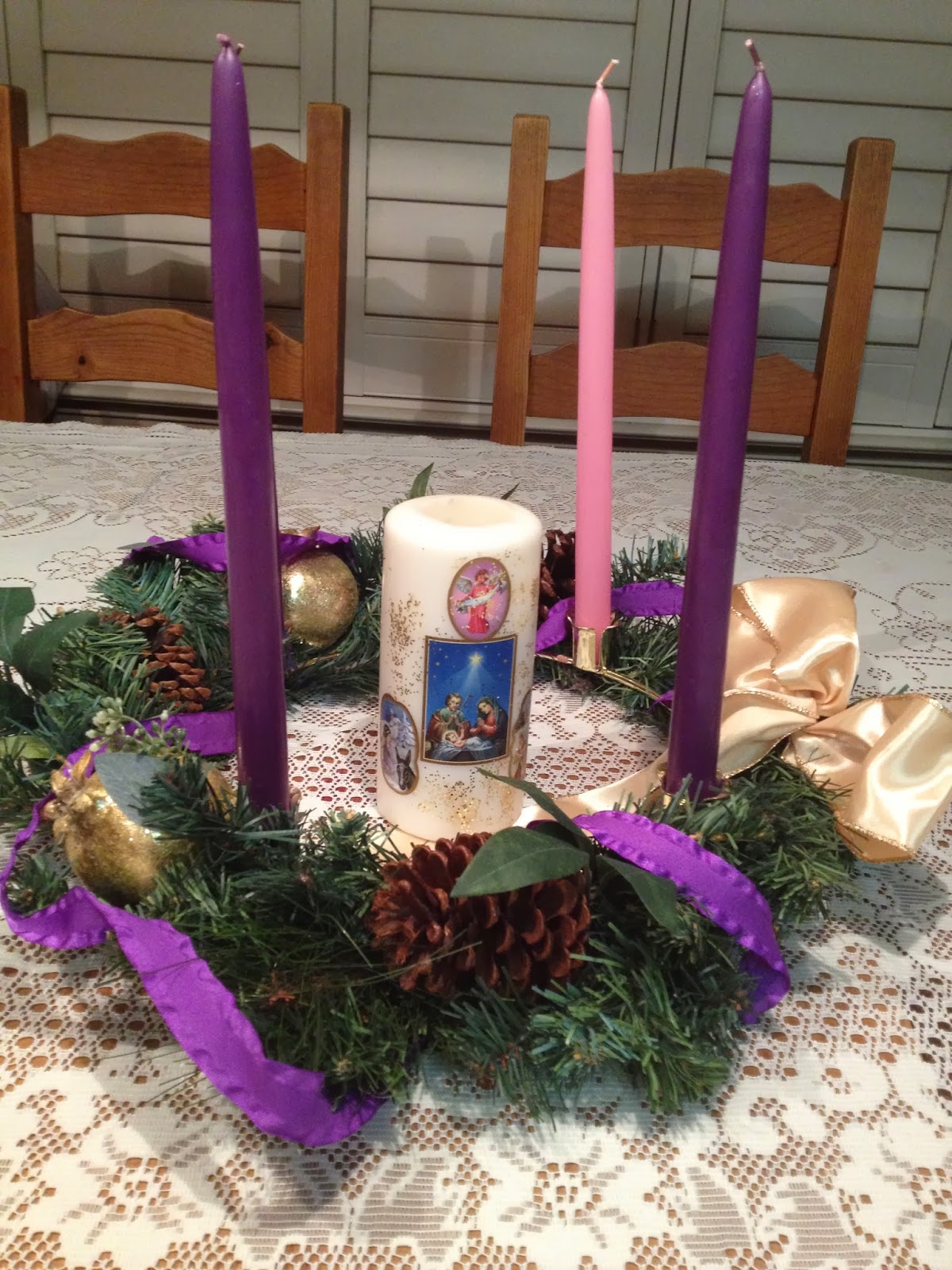 Family At The Foot Of The Cross: Advent For Dummies