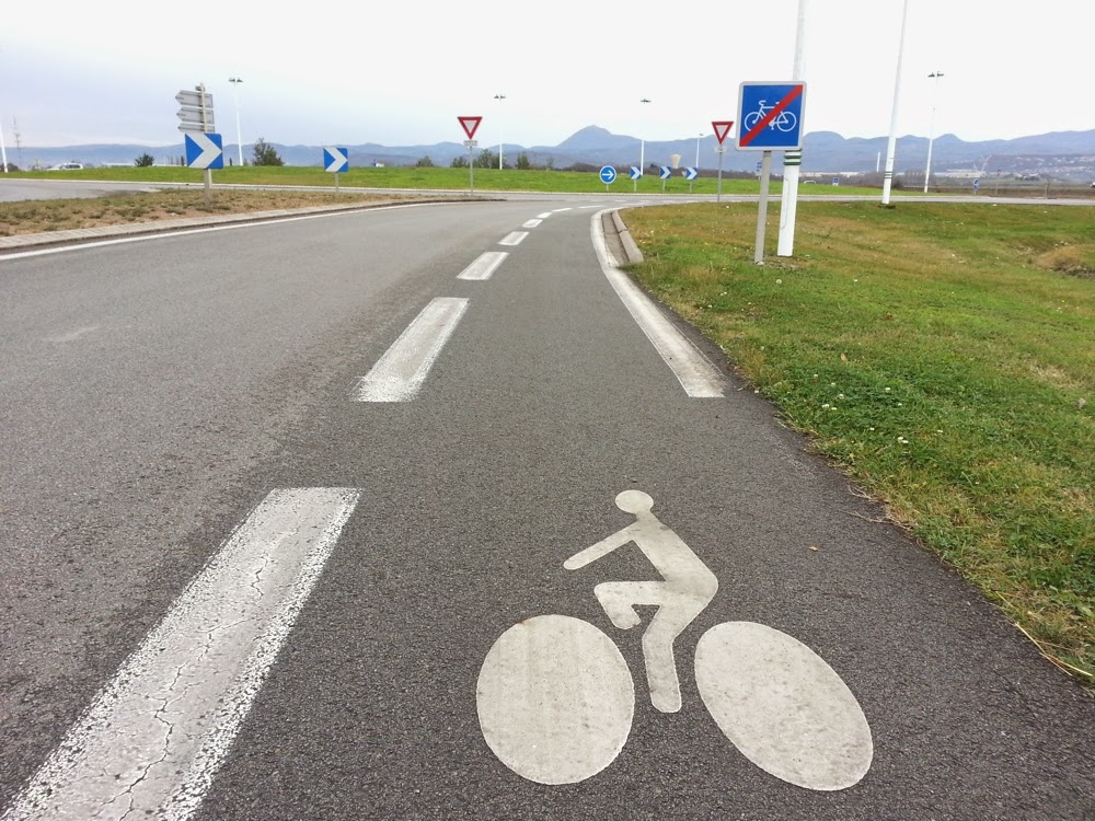 Veloruck: Aaaah... nos belles pistes cyclables