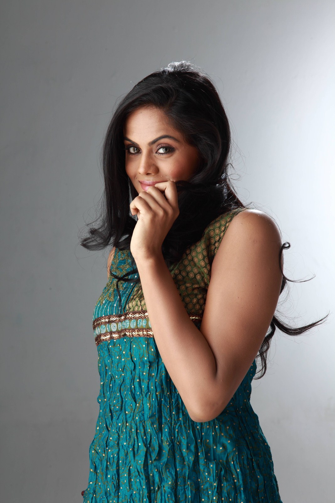 JAAN ENTERTAINMENT: Karthika Nair (ko tamil movie heroine)
