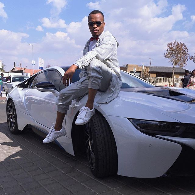 Somizi picks up a new BMW i8 | Mzansi Celebrity Cars Somizi picks up a new BMW i8 | Mzansi Celebrity Cars