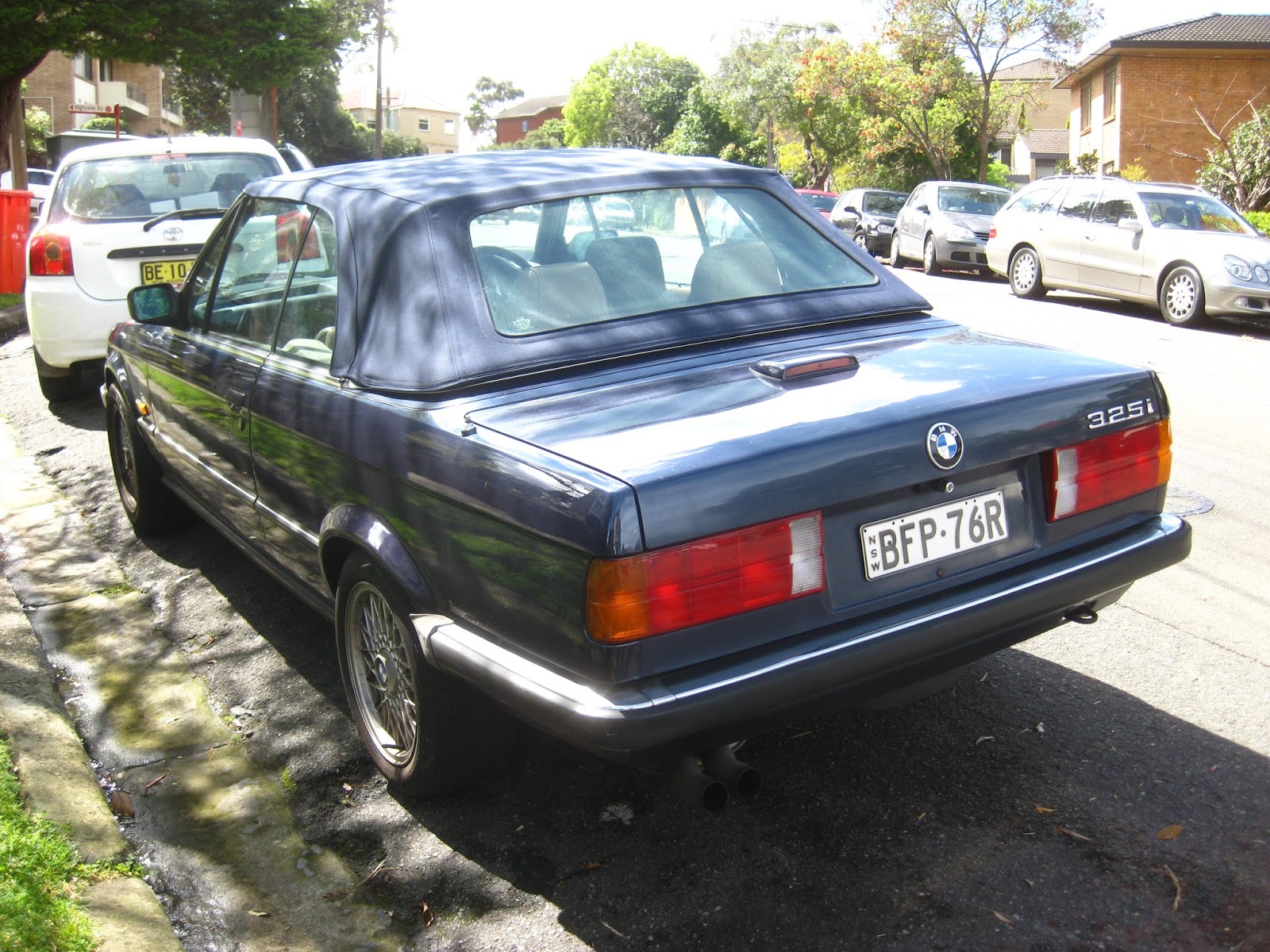 Aussie Old Parked Cars: 1985 BMW 325i Convertible (E30)