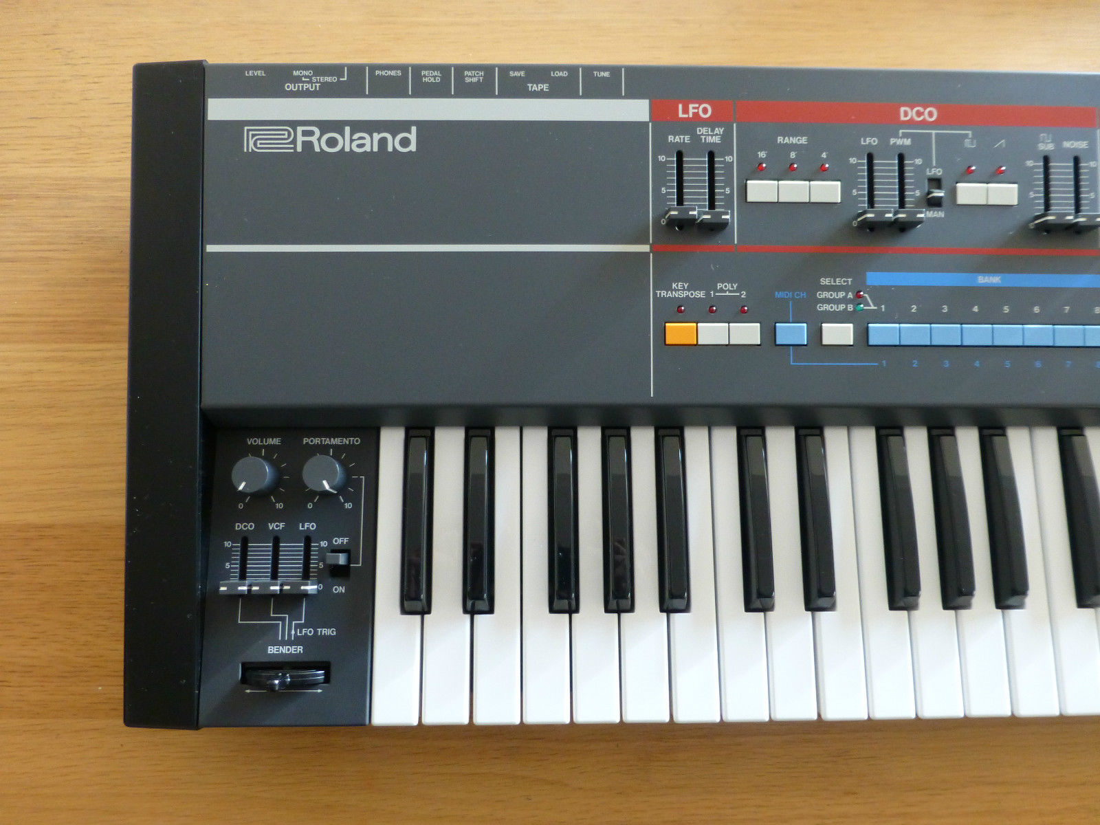 MATRIXSYNTH: Roland Juno 106 Synthesizer w/ Original Case SN 440602