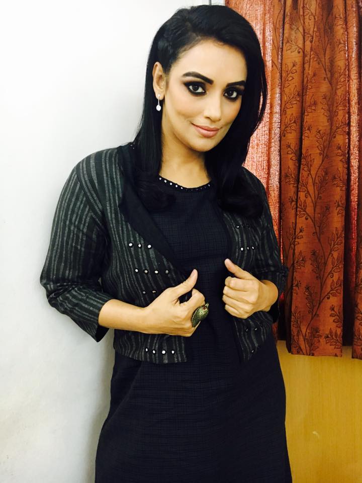 Swetha Menon Hot Photo Gallery | Saree Hot Pics | Indian Filmy Actress