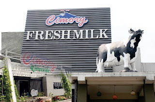 k o k o r o n a k a n i: Cimory night at Puncak