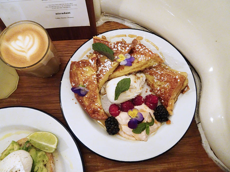 Sentimental in Berlin Blog: Gorgeous brunch in London's public toilets