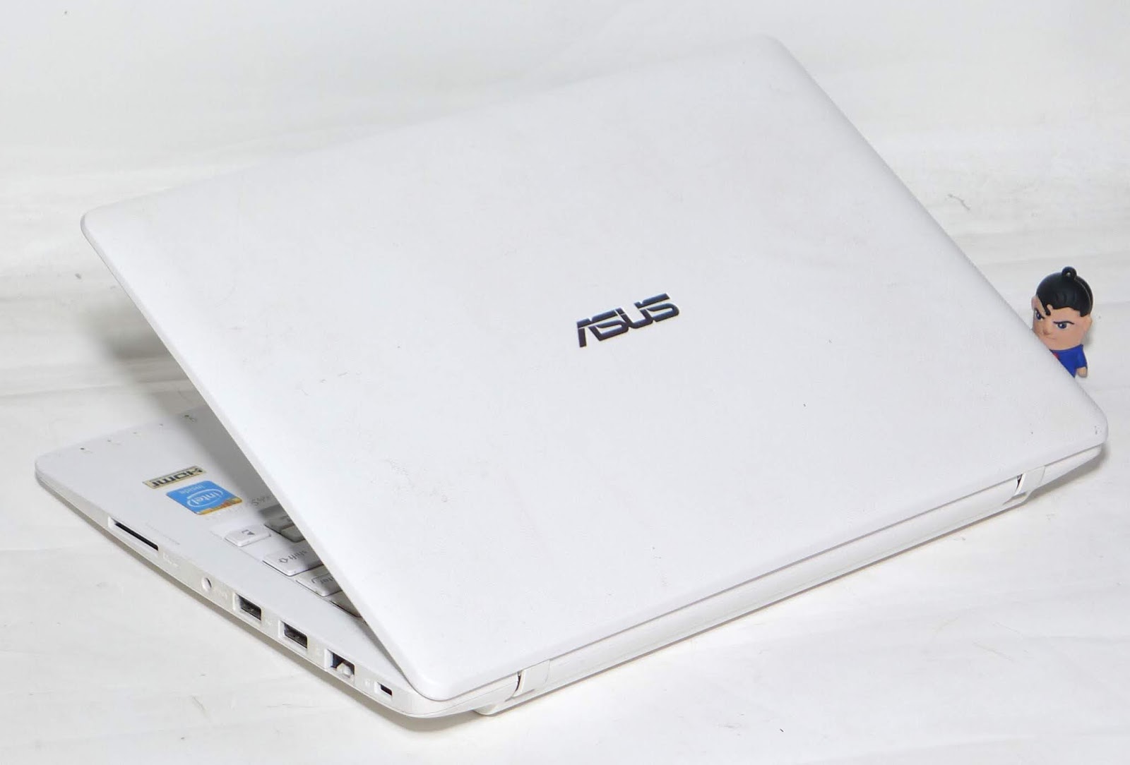 Jual Laptop ASUS X200MA 11.6 inchi Putih Second | Jual Beli Laptop ...